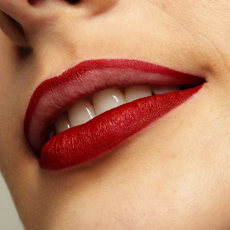 Voděodolná konturovací tužka na rty Red | Mary Kay